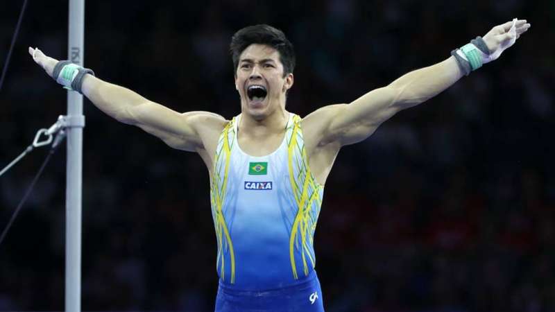 Arthur Nory é campeão mundial na barra fixa e faz história