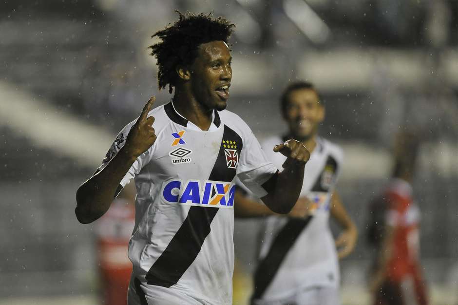 Demora por resposta faz Vasco desistir de renovar com Rafael Vaz - lucox.cl