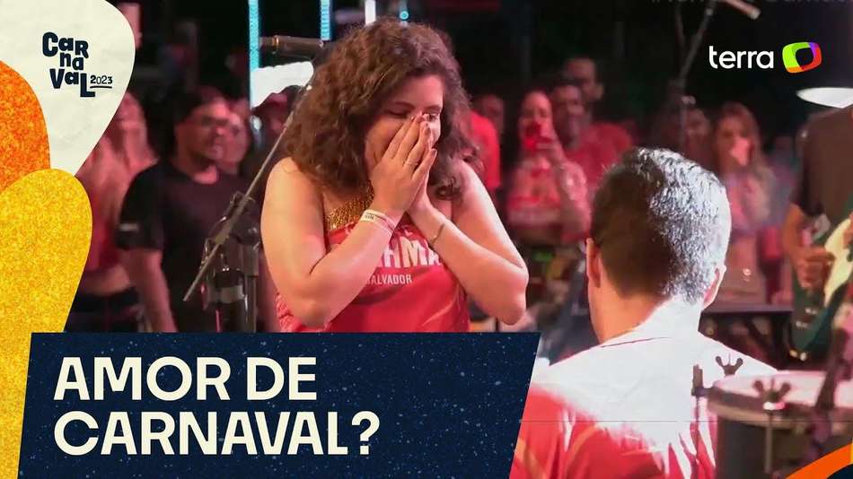 Atitude 67 cede o palco para pedido de casamento em Salvador