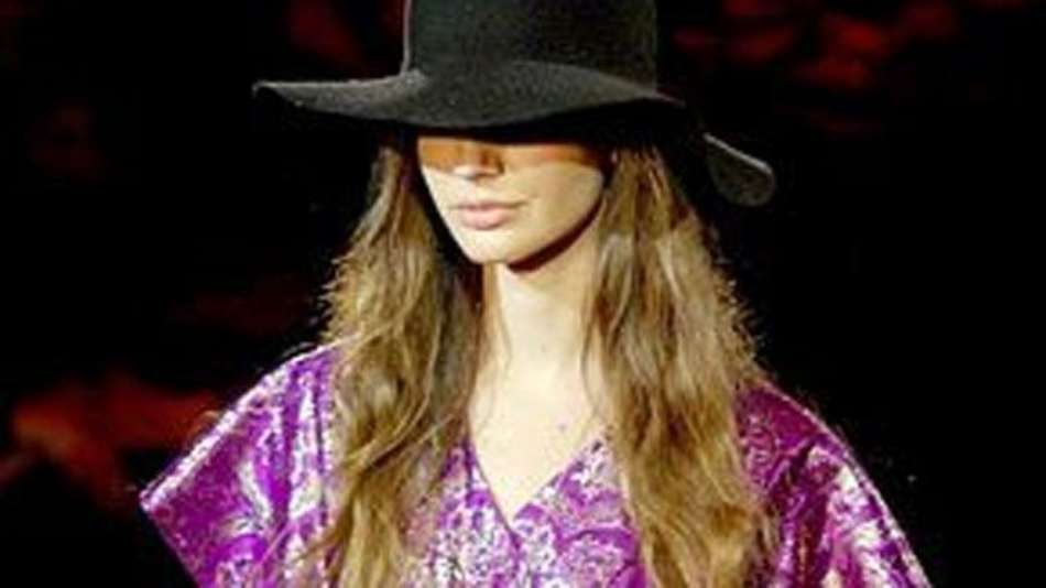 Do Estilista mescla velho oeste com estilo cigano