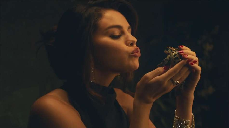 Selena, Drake, Black Eyed Peas: confira os clipes de abril